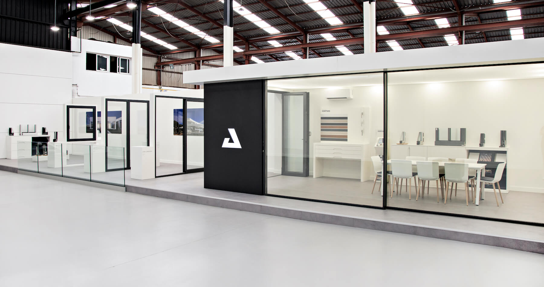 Conoce nuestro Showroom de Cortizo | AMARRO Perfilería